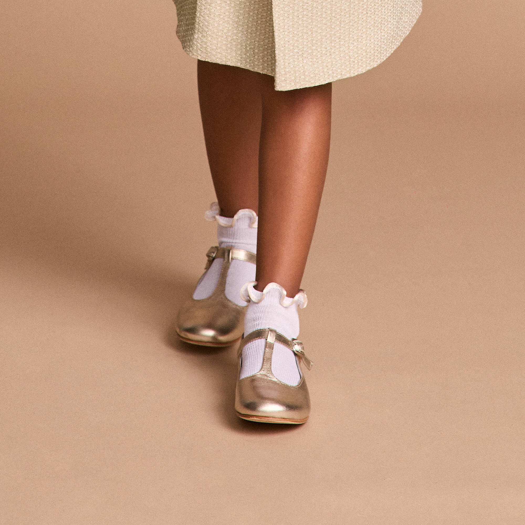 Story Loris - Girls White & Ivory Ruffle Socks | Childrensalon
